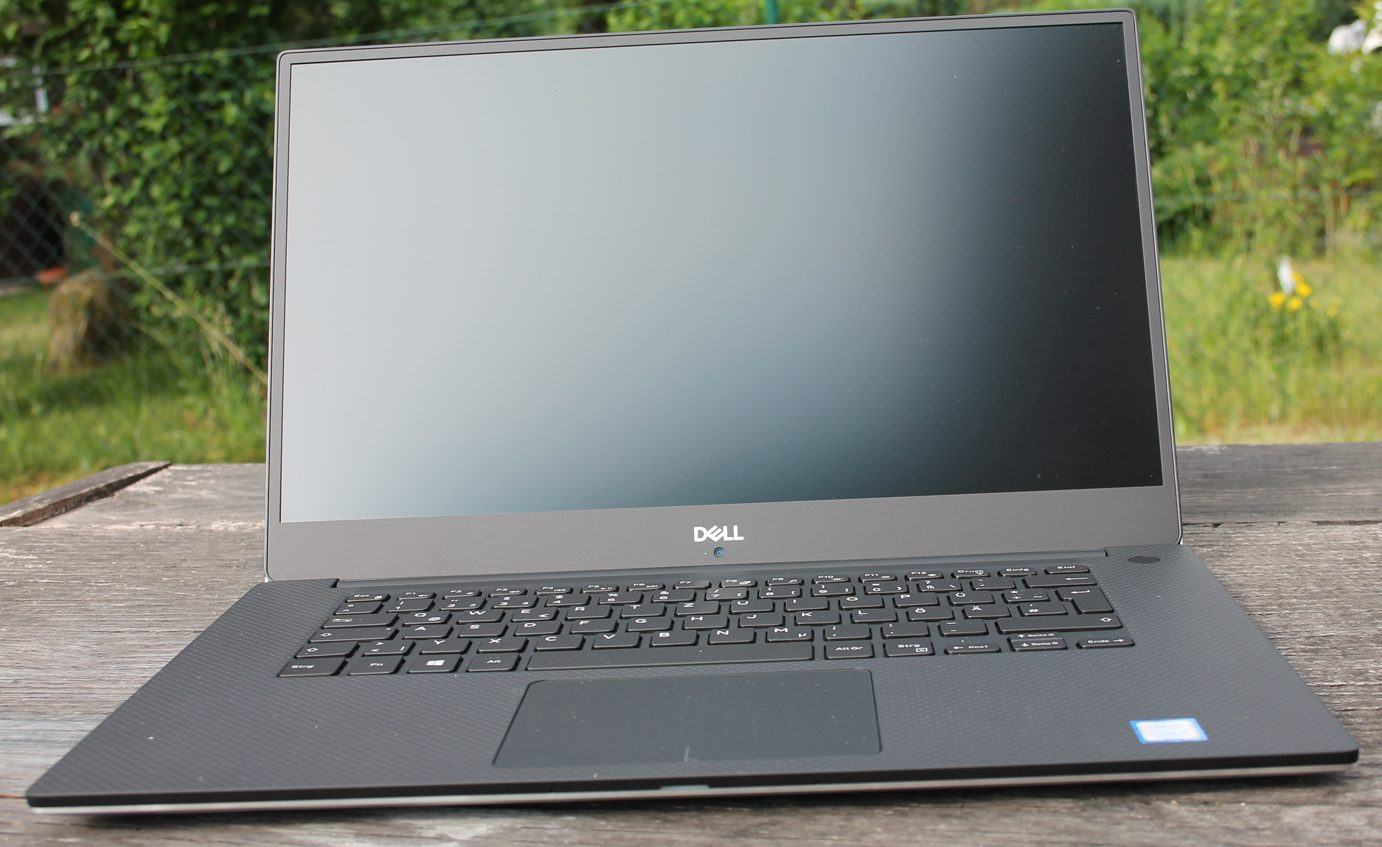 Đánh giá laptop Dell XPS 15 9570 (2018): Mạnh mẽ, nhỏ gọn, pin tốt