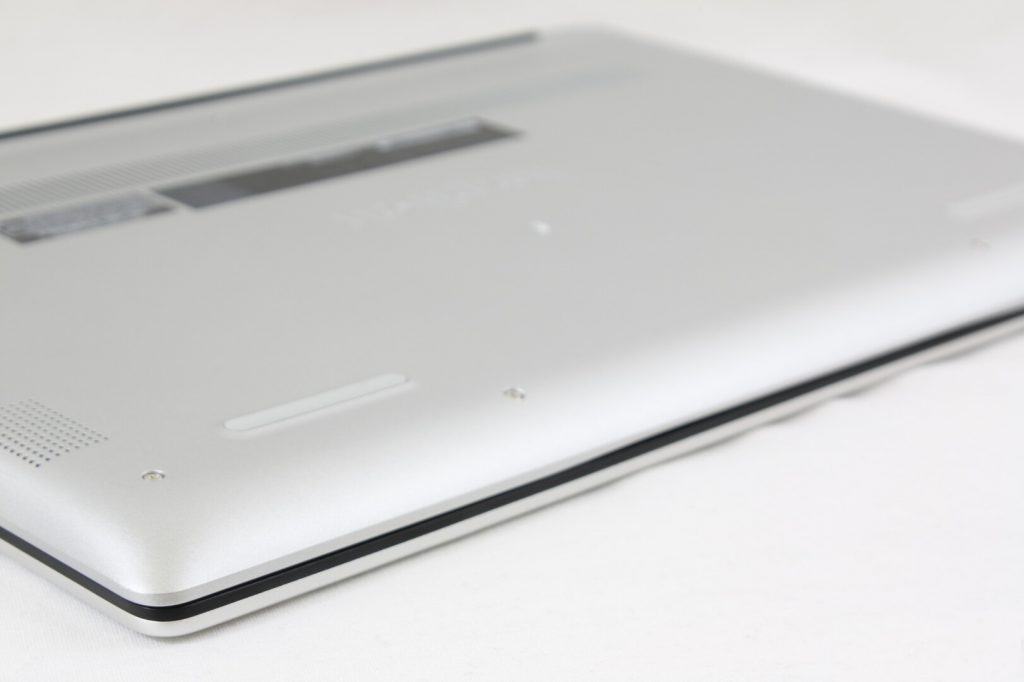 Đánh giá laptop Dell Inspiron 15 5585: Sự thay thế Intel tuyệt vời